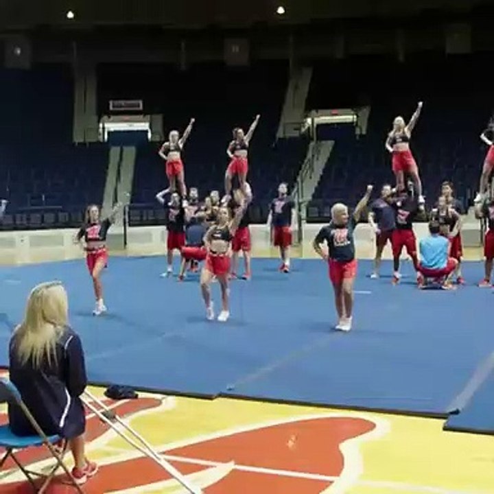 Cheerleader Generation - Season 1 Lifetime Trailer - video Dailymotion