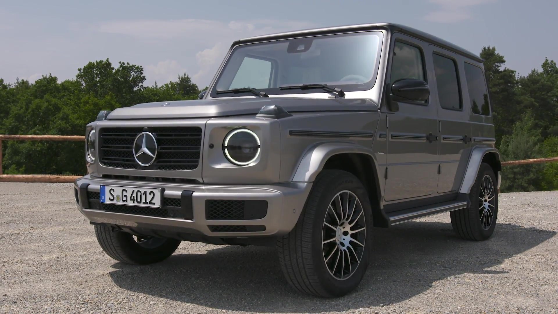 Mercedes G Wagon Silver