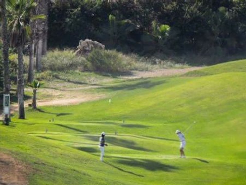 Qué hay detrás de la foto del Campo de Golf de Melilla - Vídeo Dailymotion