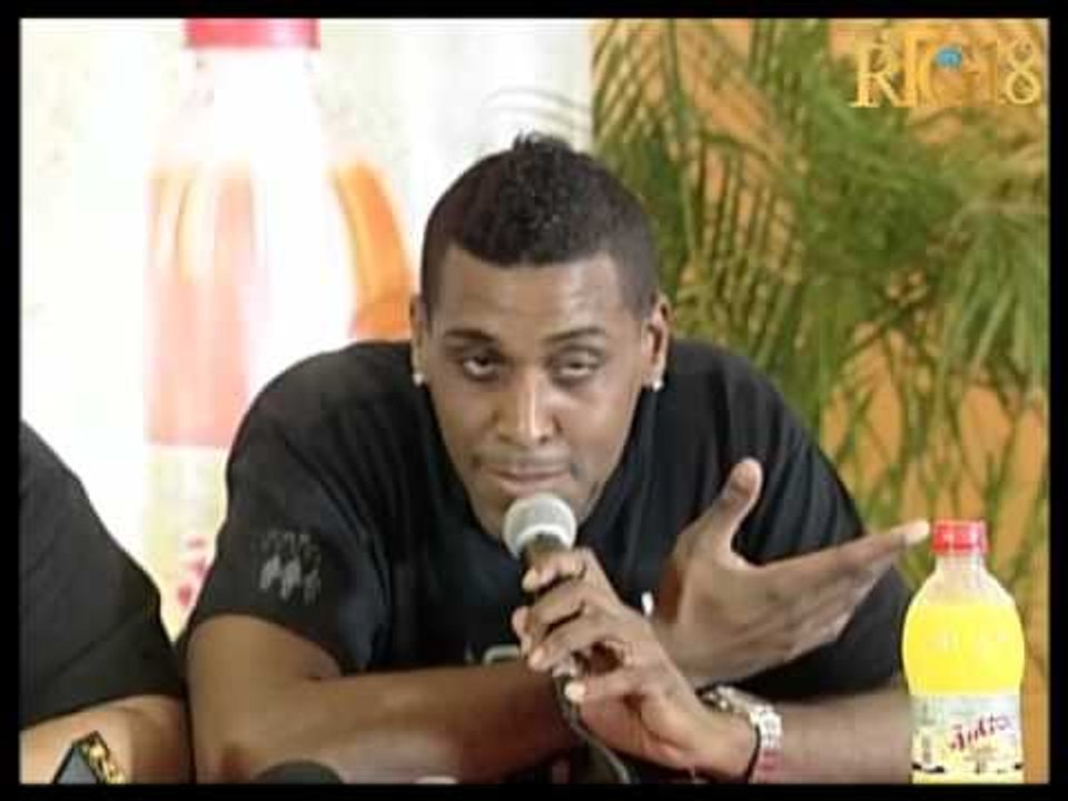 Conférence de presse pour le lancement du dernier Album du groupe ...