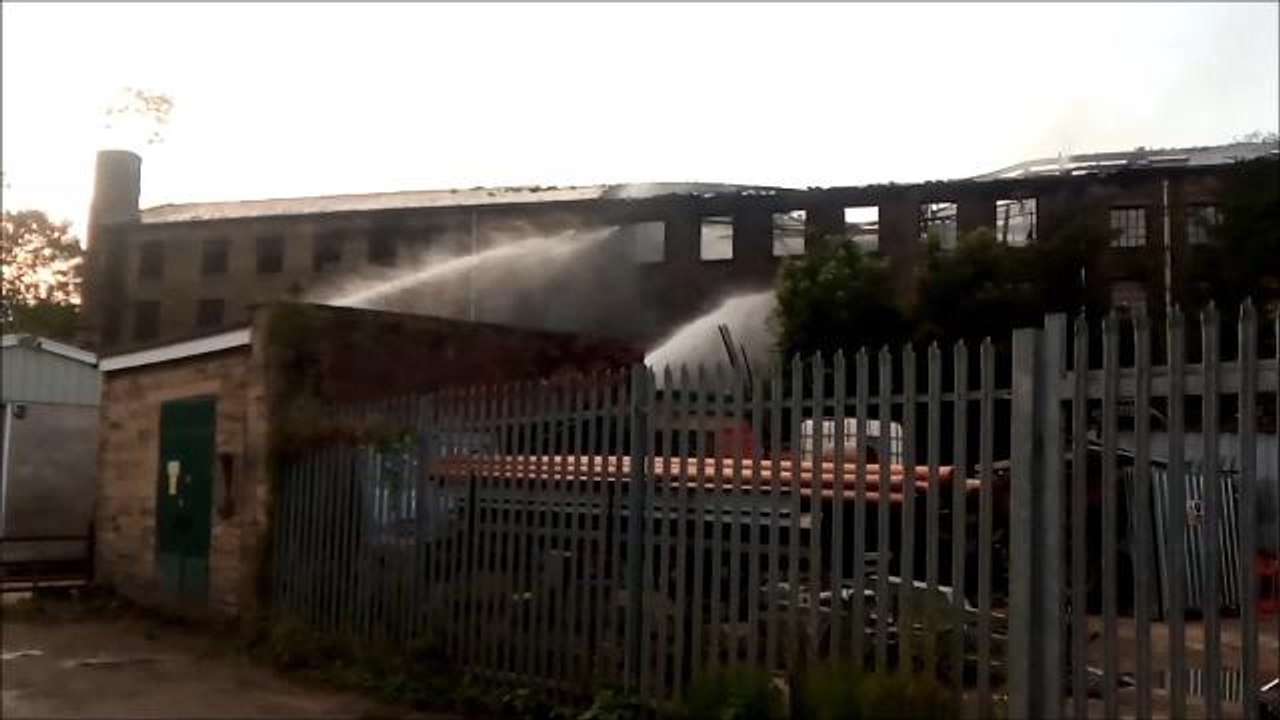 The old Walkley Clogs mill fire in Mytholmroyd - video Dailymotion