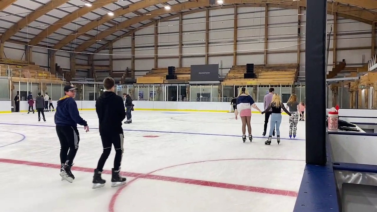 First look inside Planet Ice Leeds - video Dailymotion
