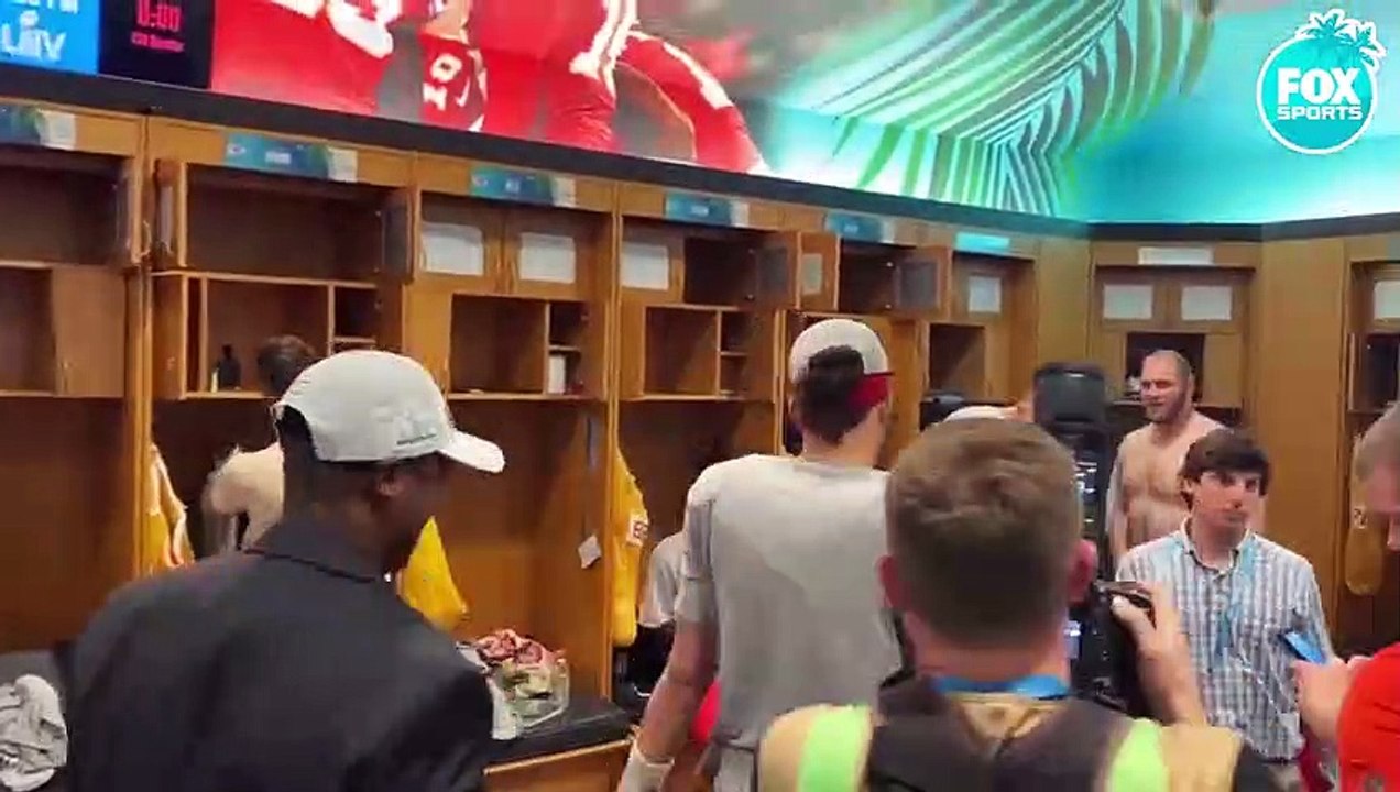 Patrick Mahomes walks into Chiefs locker room for first time as a Super ...