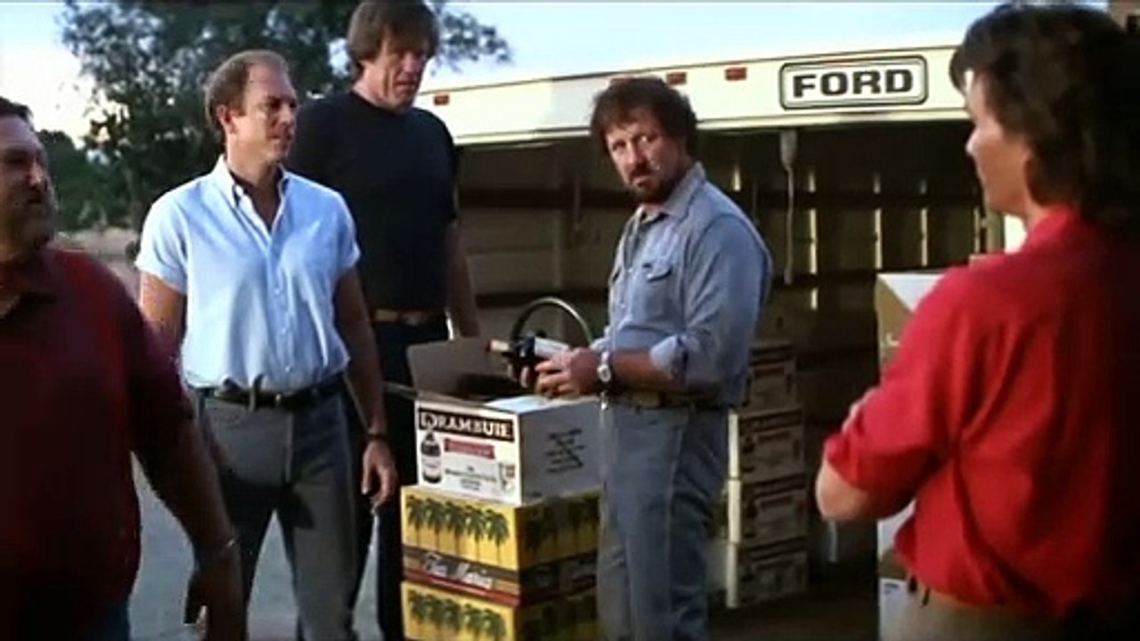 Road House Movie (1989) - Patrick Swayze, Kelly Lynch, Sam Elliott ...