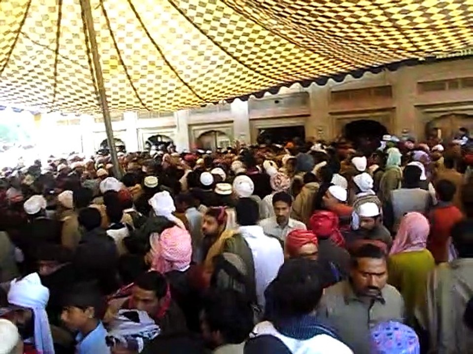 Darbar Hazrat Khawaja Ghulam Fareed Sain R.A Kot Mithan Sharif - video ...