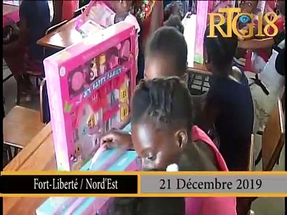 Martine Moïse distribiye jwèt bay plizyè milye timoun nan divès komin ...