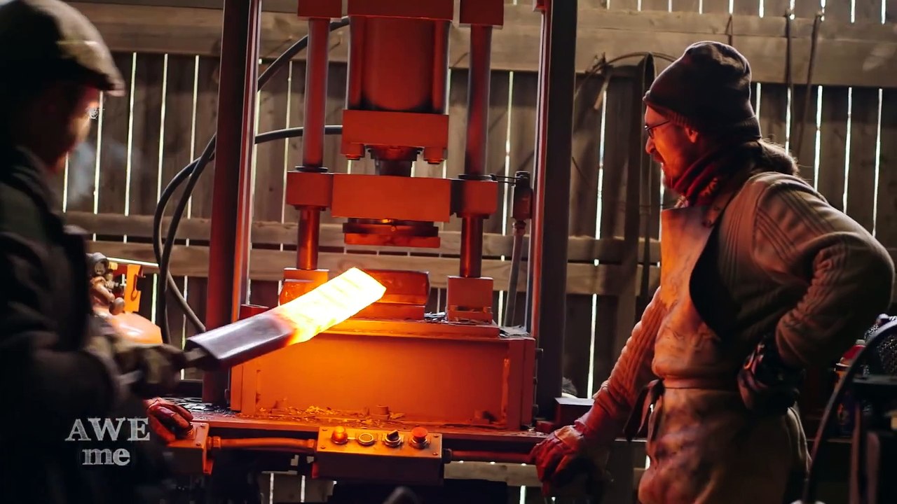 Guts' Pre-Dragonslayer Sword (Berserk) - MAN AT ARMS- REFORGED - video ...