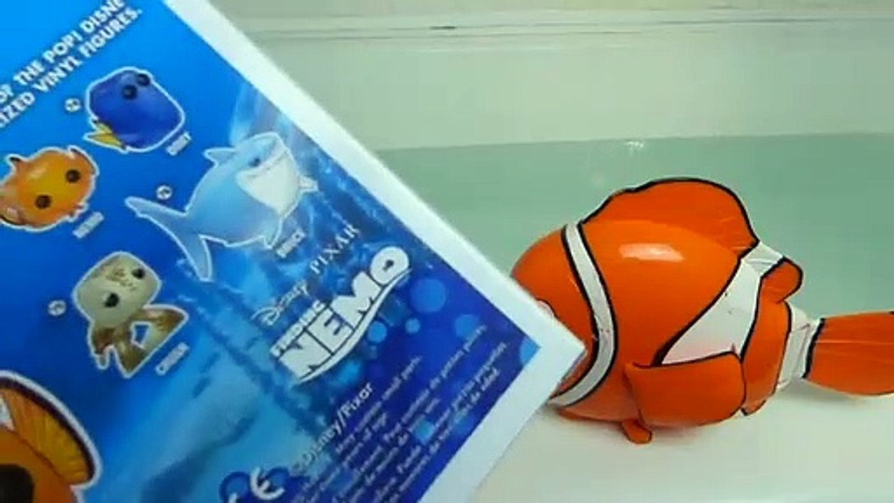 Disney Finding Nemo Pool Toys from Swimways- Nemo and Dory- - video ...