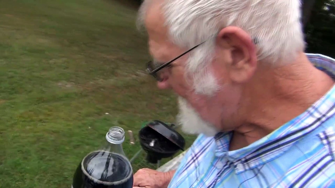 Diet Coke & Mentos Explosion! - video Dailymotion