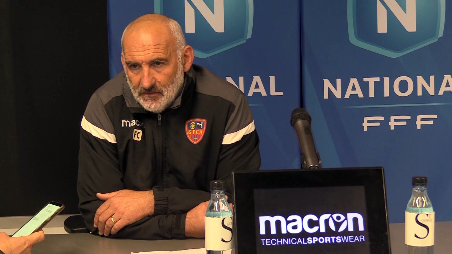 Vidéo - le point presse du coach F. Ciccolini avant la réception de ...