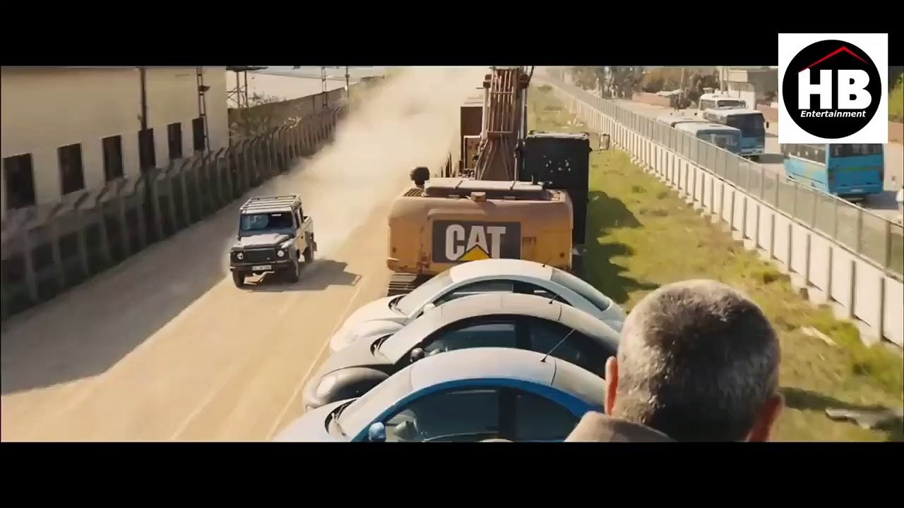 Skyfall - Opening Scene Train Fight with Digger (james bond) - video ...