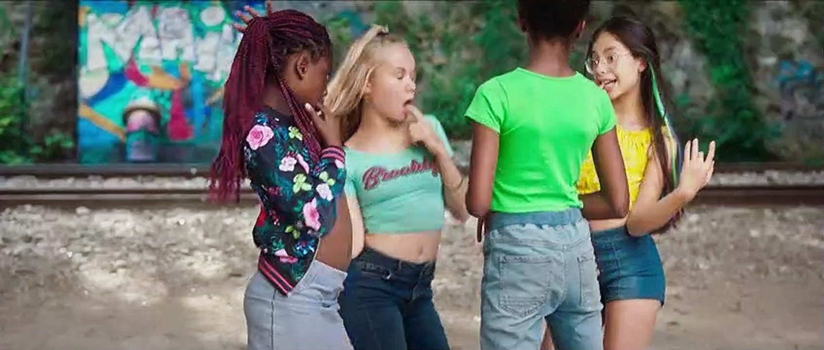 MIGNONNES Bande annonce - Vidéo Dailymotion
