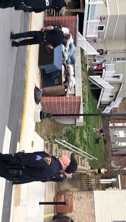Police Attempt to Disperse WVU Student Riot - video Dailymotion