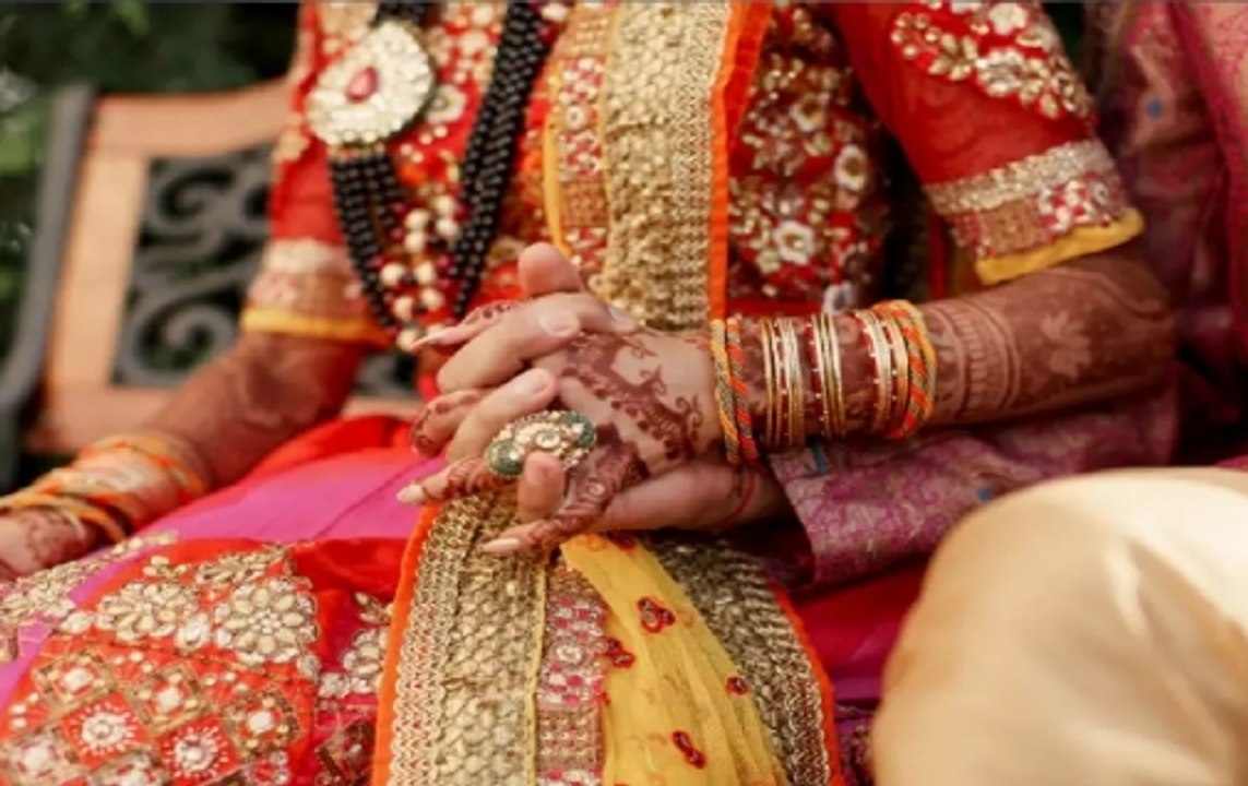 Watch: Panna girl fears of honour killing, seeks security - video ...