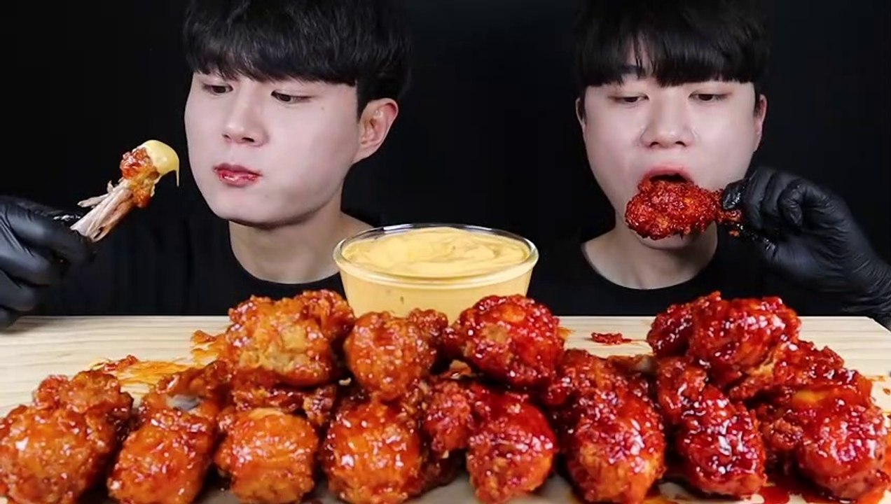 ASMR SPICY FRIED CHICKEN & SWEET CHICKEN EATING SOUNDS MUKBANG 뱀파이어 치킨 먹방ASMR MUKBANG |SUB ...