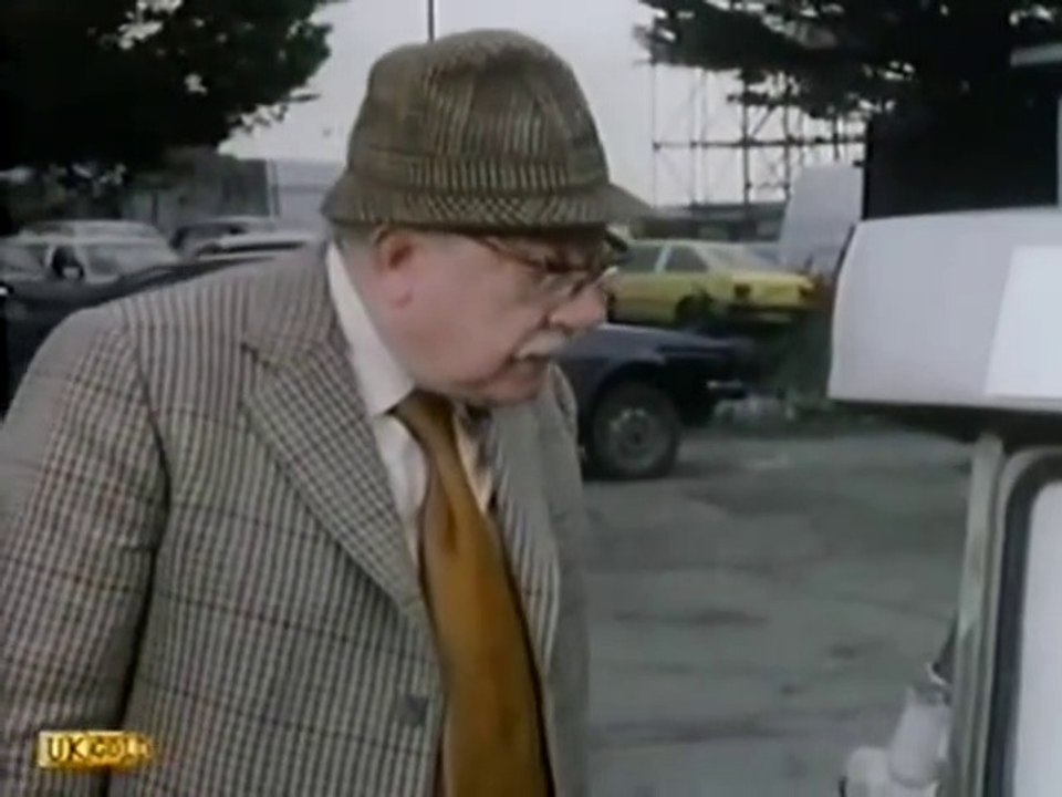 Potter. (S2/E4) Arthur Lowe • John Barron • Harry H. Corbett • Noel ...