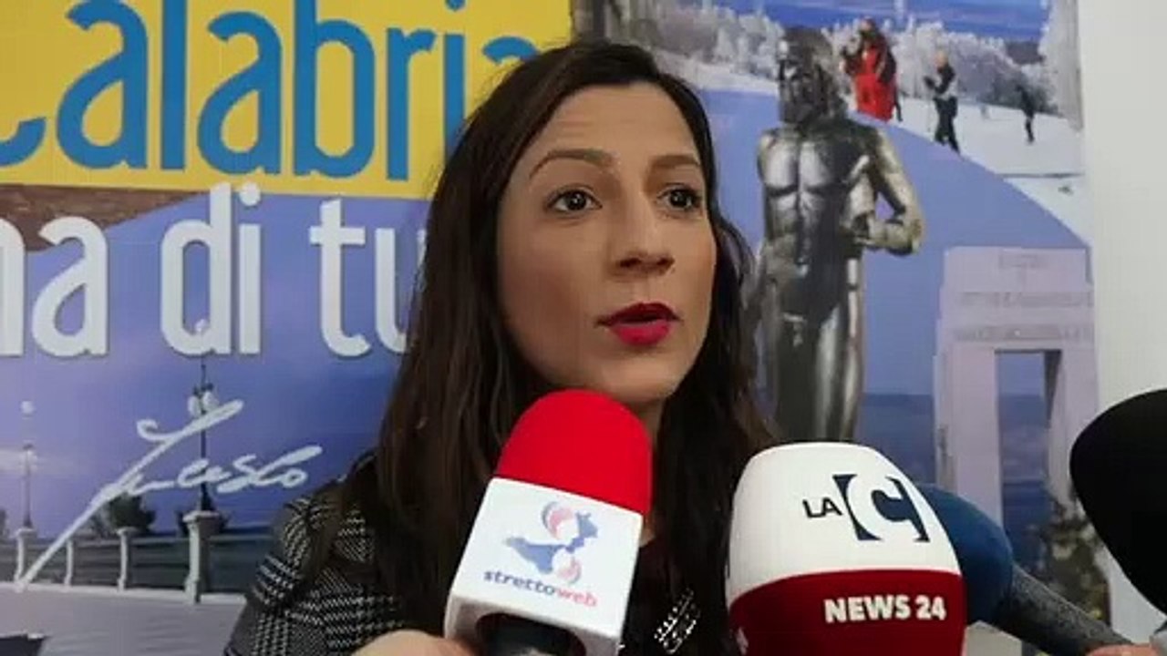 Spazzatura: il cittadino paga, i lavoratori AVR non vengono pagati, la ...