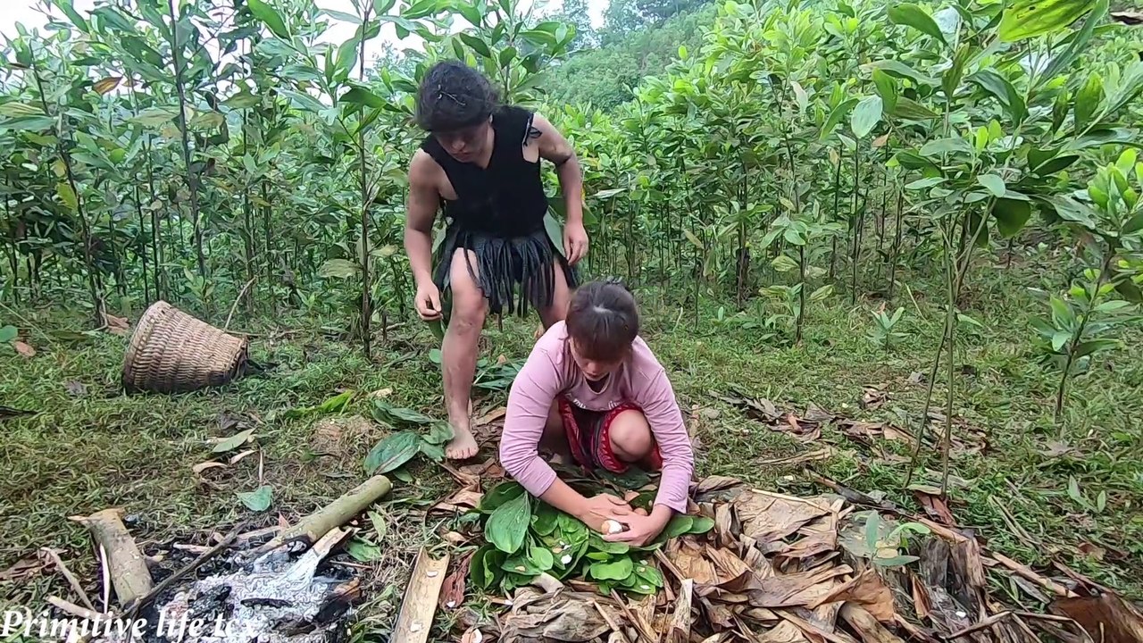 primitive life - kind aboriginal guy and lucky girl - ep10 - Video ...