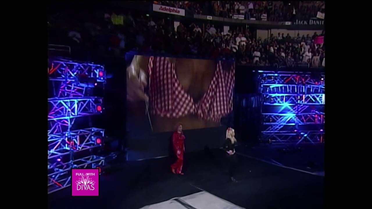 Terri vs. The Kat - Cat Fight: Wrestlemania 2000 - video Dailymotion