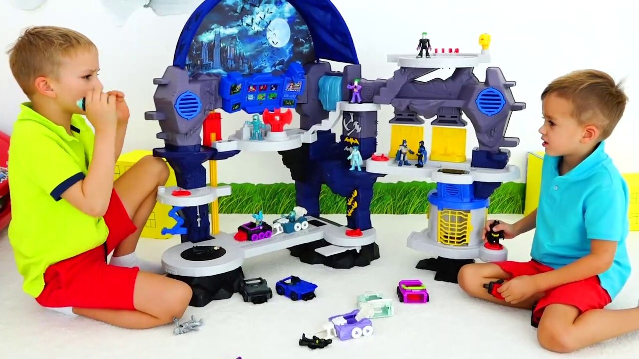 Batcave Playset Kids Toy Unboxing and Play with Vlad & Niki - video ...