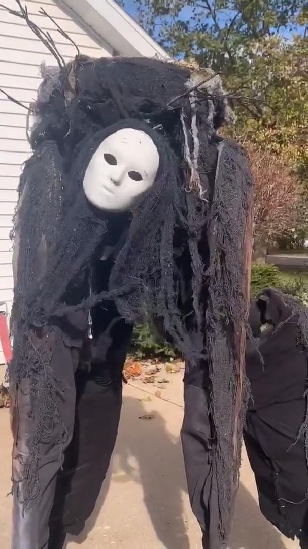 Horror Monster Scary Stilt Costumes 8 Foot Tall Stilt Costume With A