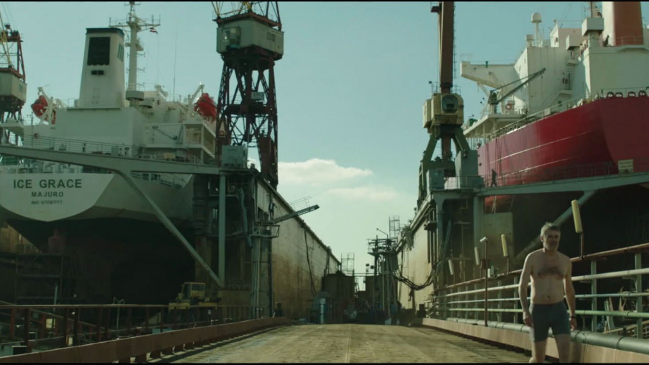 Out (Trailer HD) - Video Dailymotion