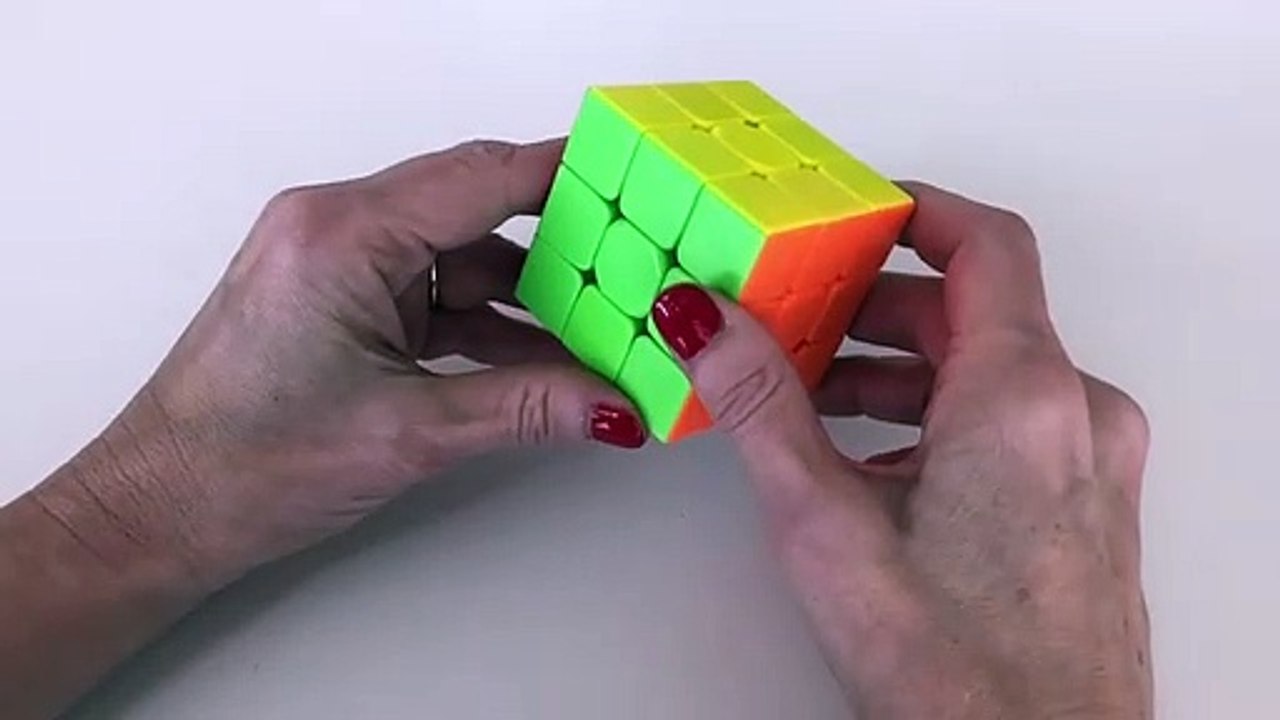 Step 1 Of How To Solve The Rubik'S Cube - The Daisy - video Dailymotion