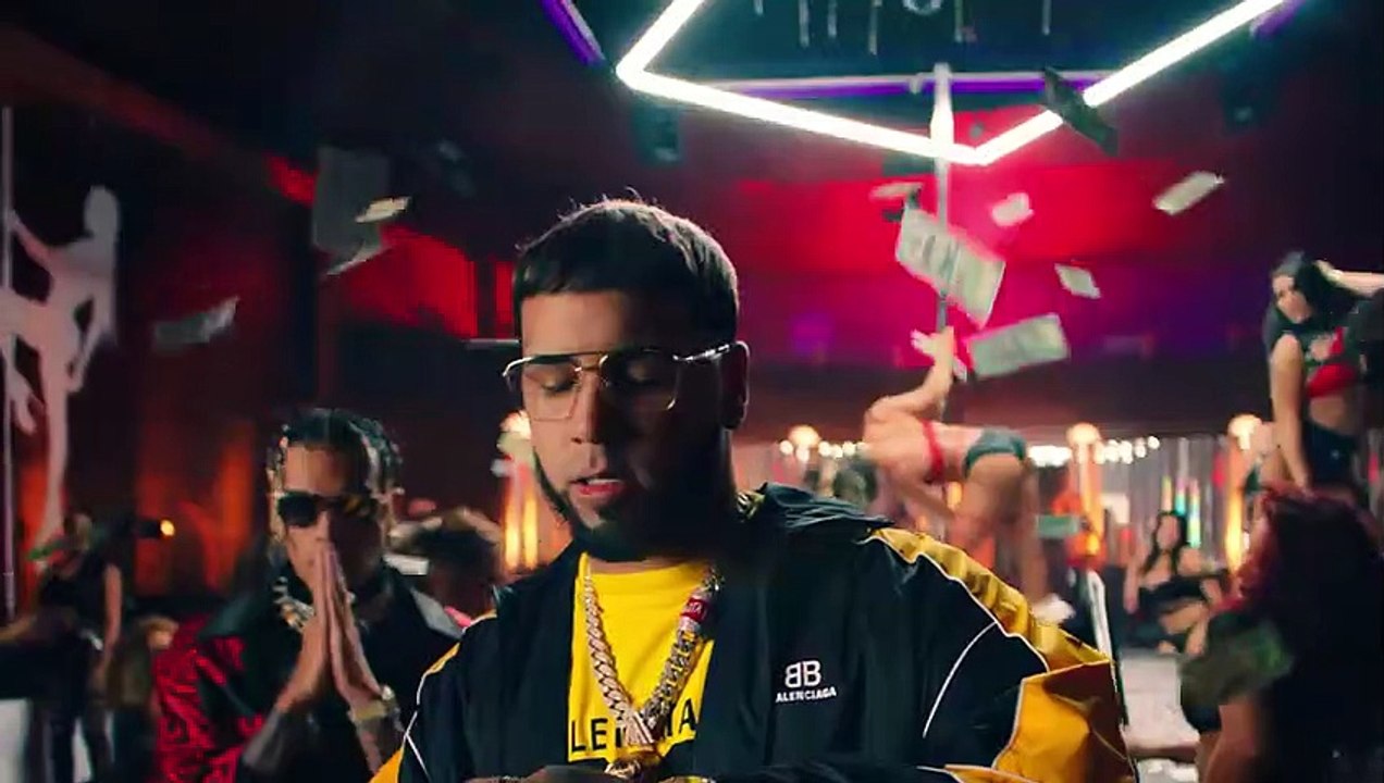 Rauw Alejandro x Anuel AA - Reloj (Video Oficial)_2080p - Vídeo Dailymotion