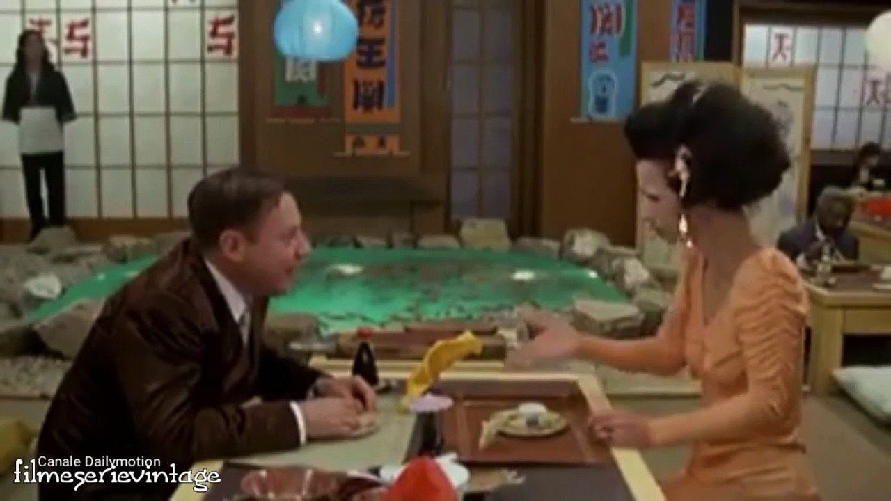 Fantozzi invita la signorina Silvani al ristorante giapponese - Video ...