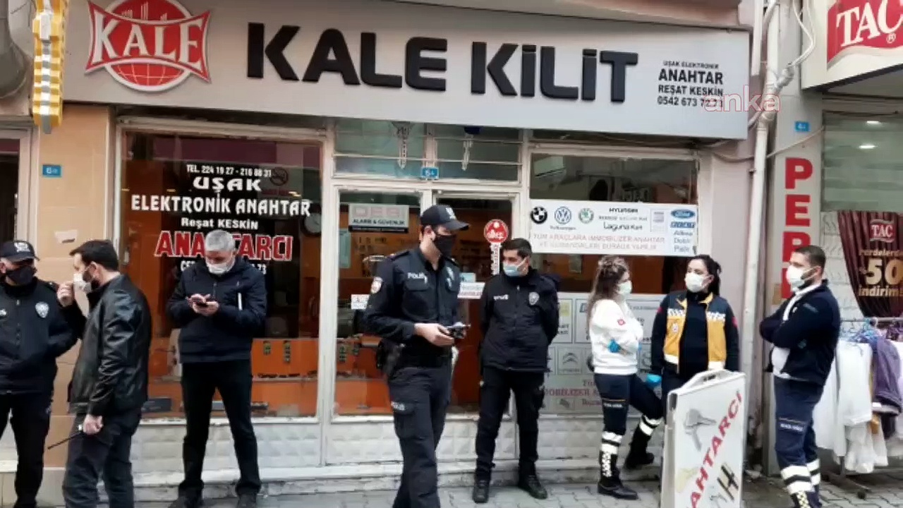 CHP heyetinin esnaf ziyareti sırasında bir anahtarcı ekonomik sorunlar ...