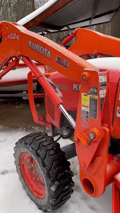 Tractor Lifts Sagging Roof off Truck - video Dailymotion