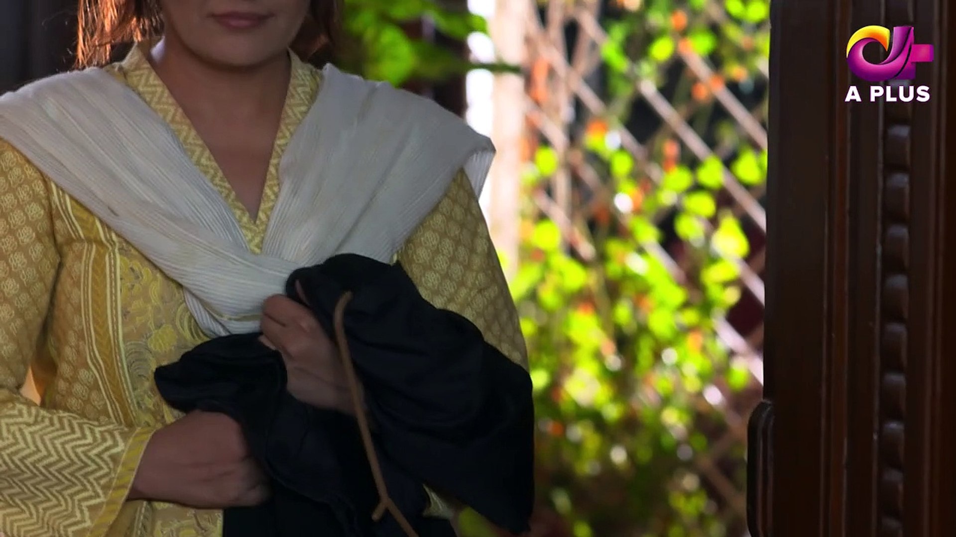 Sabreen Hisbani Wallpapers
