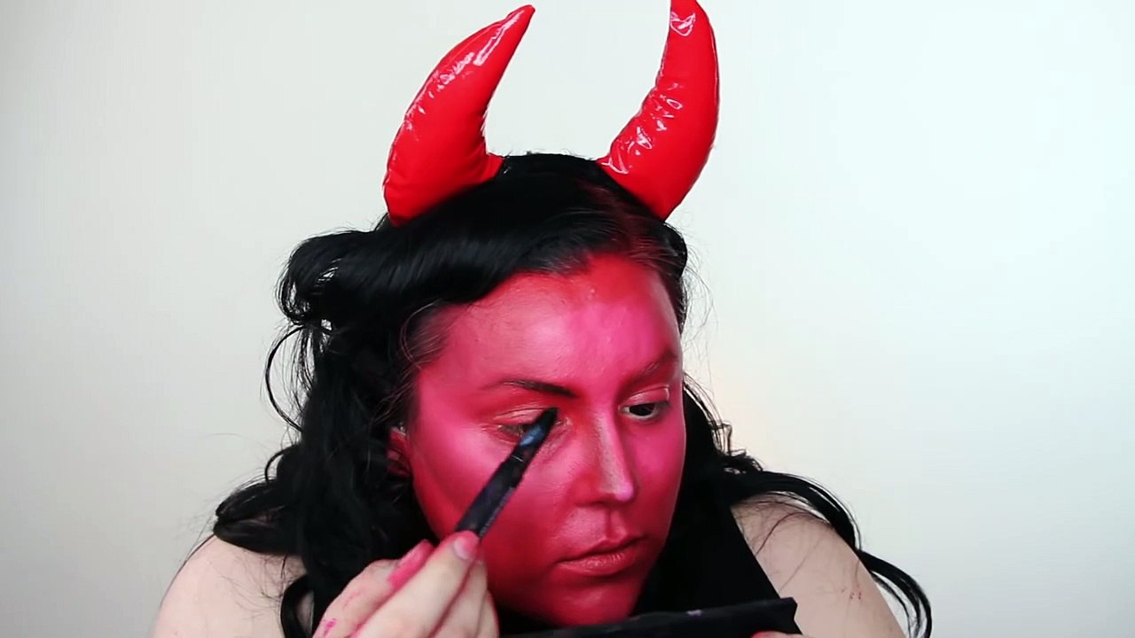 Red Devil | Easy Halloween Makeup Tutorial - video Dailymotion