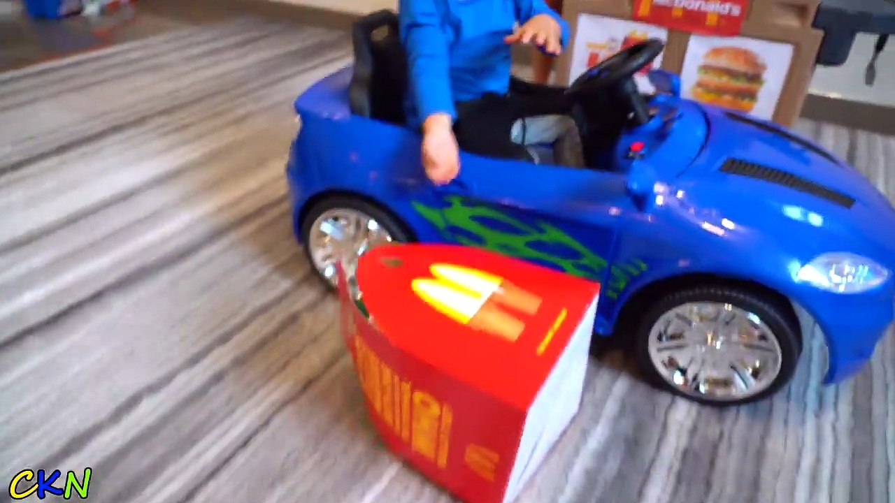 Mcdonald'S Happy Meal Drive Thru Pretend Play With Ckn Toys - video ...