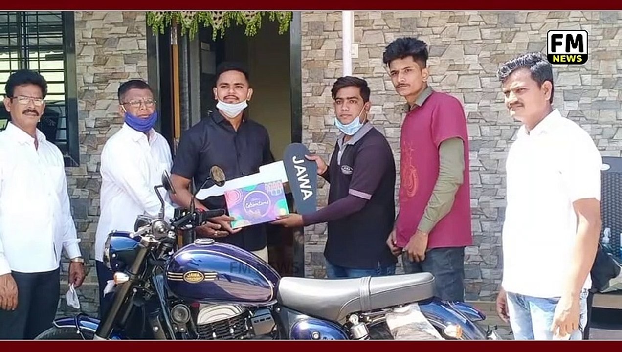 Railways Hero Mayur Shelke Who Saved A 6-Year Old Gifted A New Jawa ...