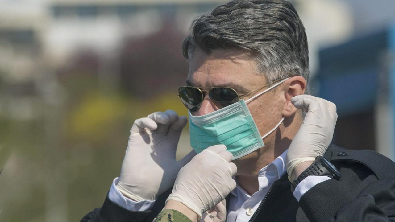 Medical experts advice to wear double mask Amid Covid surge - video ...