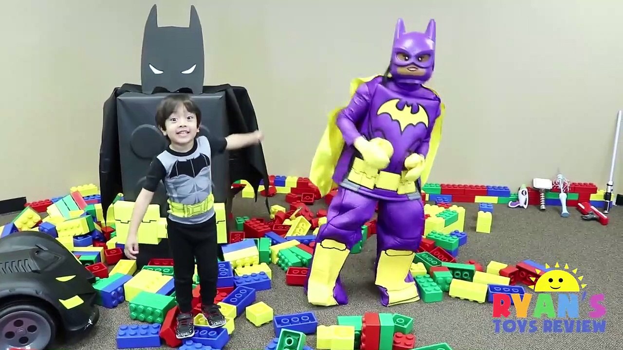 The Lego Batman Movie Giant Surprise Toys Collection! Biggest Surprise ...