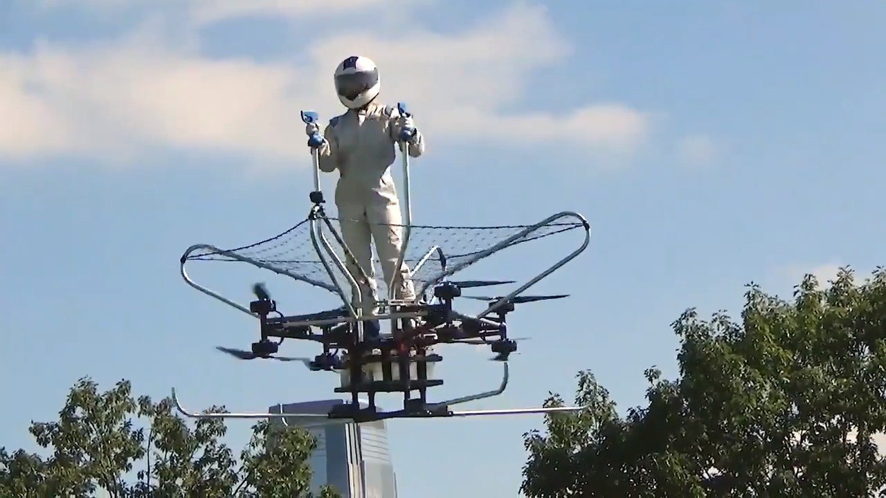 Woman Gives Demo of Human Flying Machine - video Dailymotion