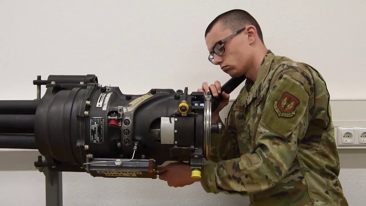 US Air Force • F16 Fighting Falcon • 20mm Gun System - video Dailymotion