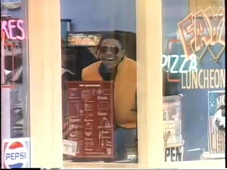 Publicités de stars : Alfonso Ribeiro boit du Pepsi et danse avec ...