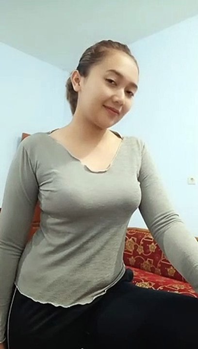 Goyang Hot Cewek SMA Semok bikin halu - Video Dailymotion