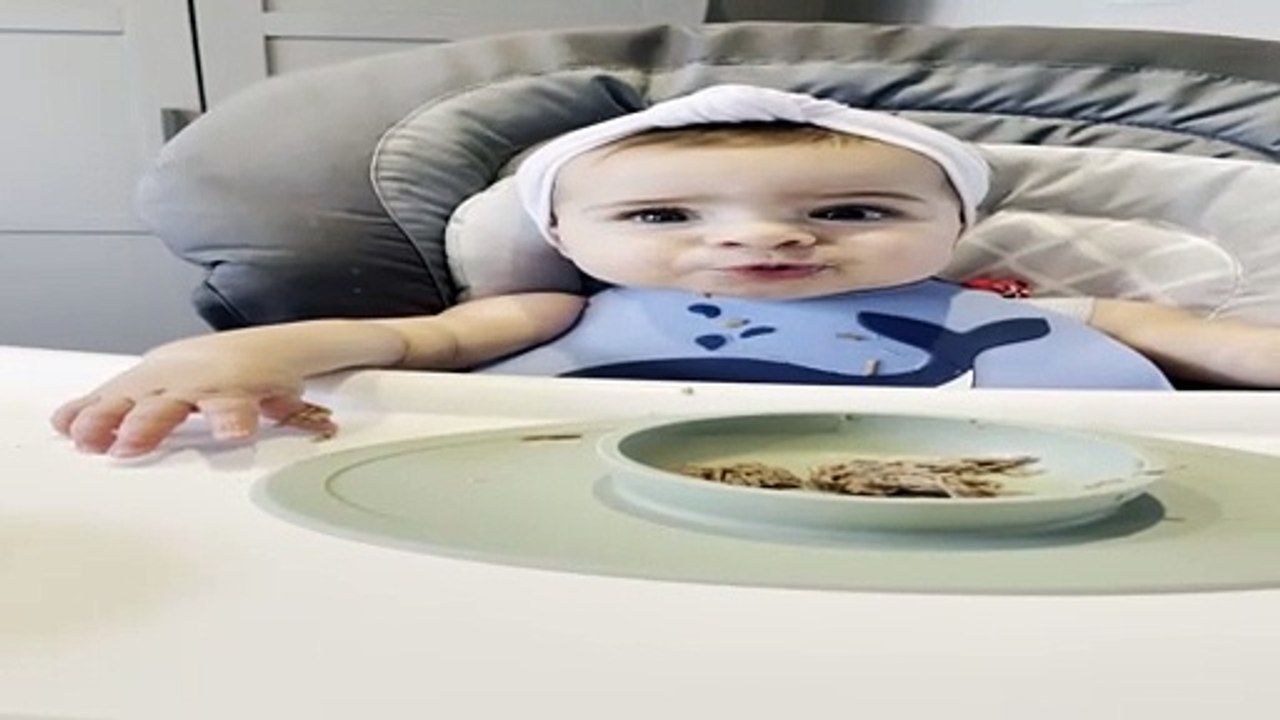 Little Baby Is an Adorable Chewing Monster - video Dailymotion