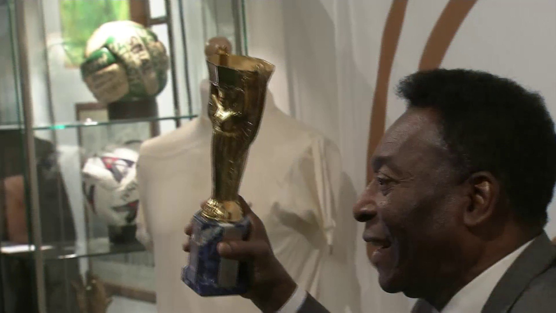 Pelé back to ICU but "stable" according to rep | beIN SPORTS