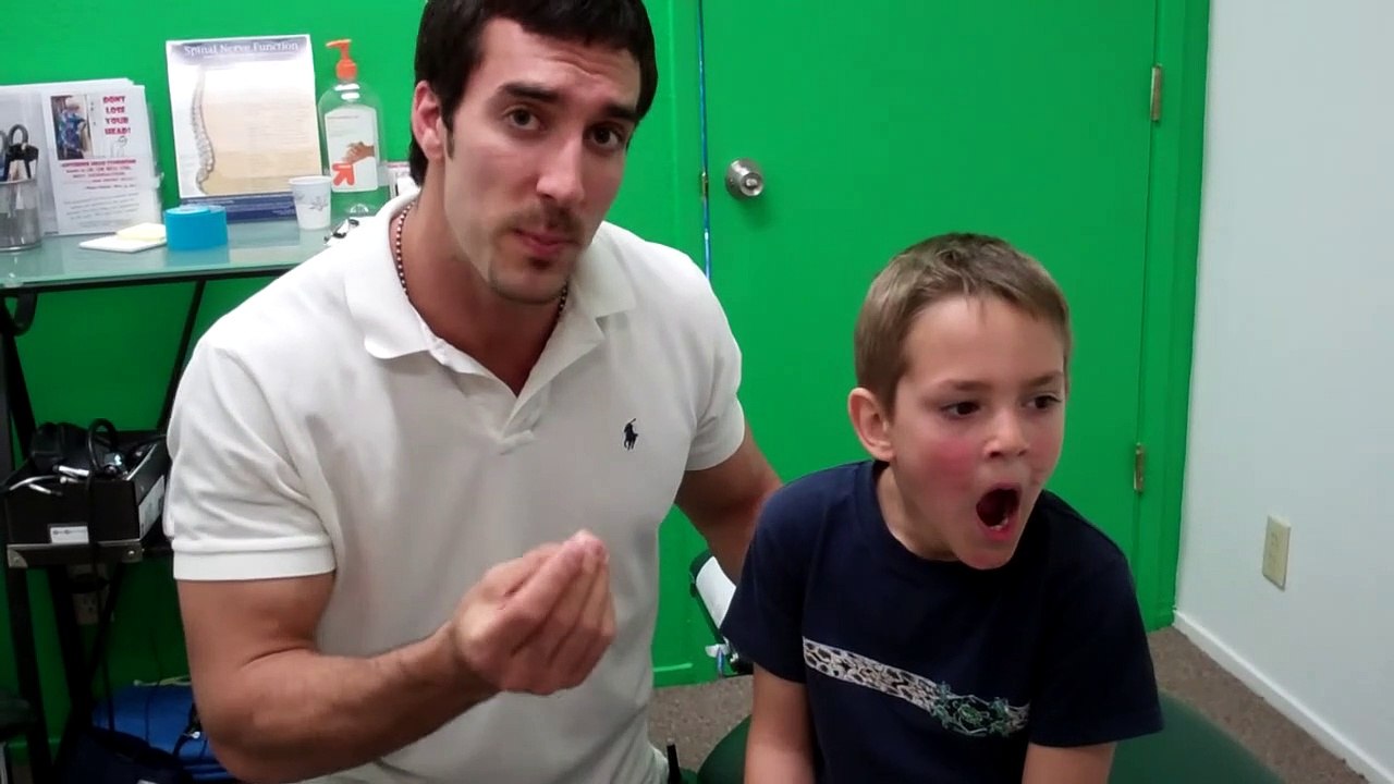 Dr. Jason Worrall-Pediatric Chiropractic Adjustment - video Dailymotion