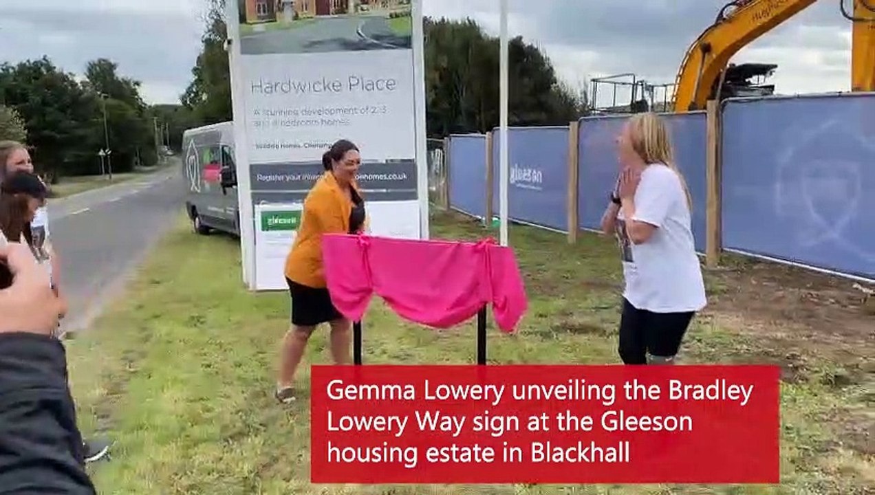 Gemma Lowery unveiling the Bradley Lowery Way sign at the Gleeson ...