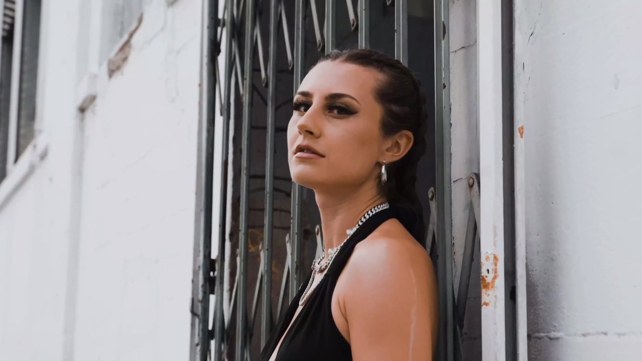 Naliya - Whatever - video Dailymotion