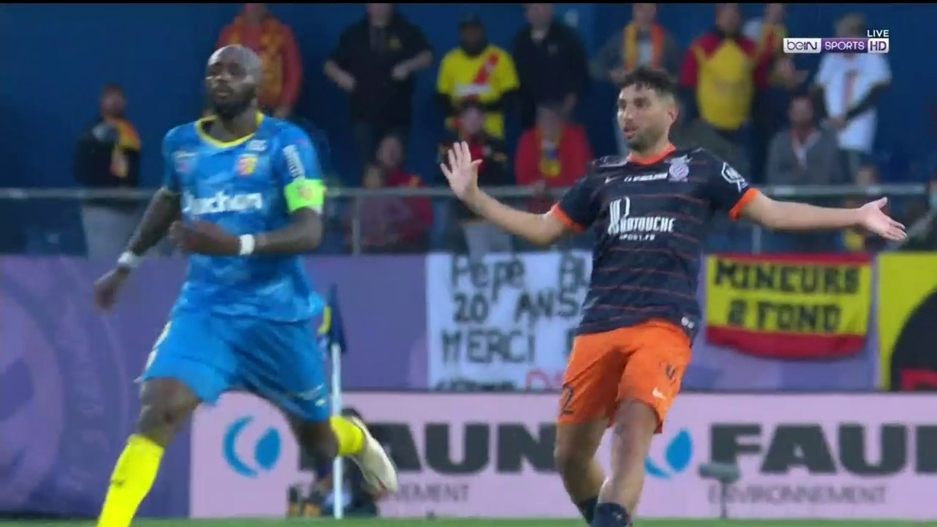 Blocked shot, flare on the pitch and a red car | beIN SPORTS