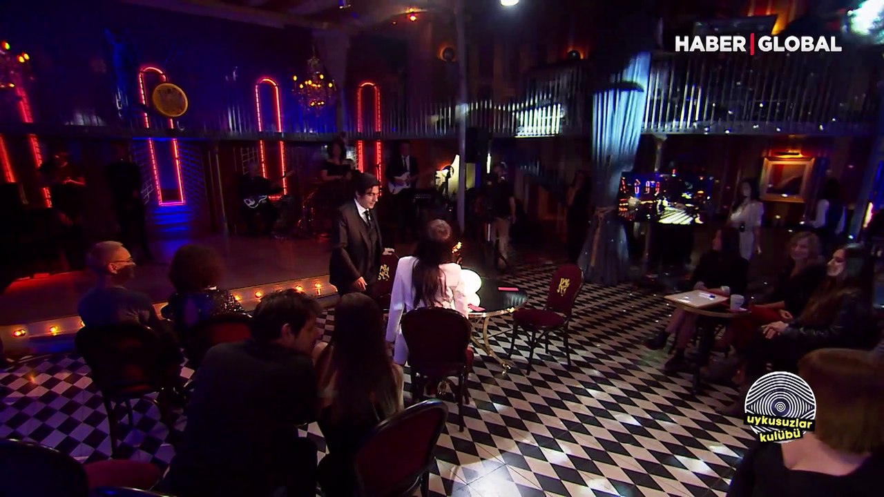 Bahar Candan'ın Kahkaha Attıran Cevapları Okan Bayülgen'i Şaşırttı ...