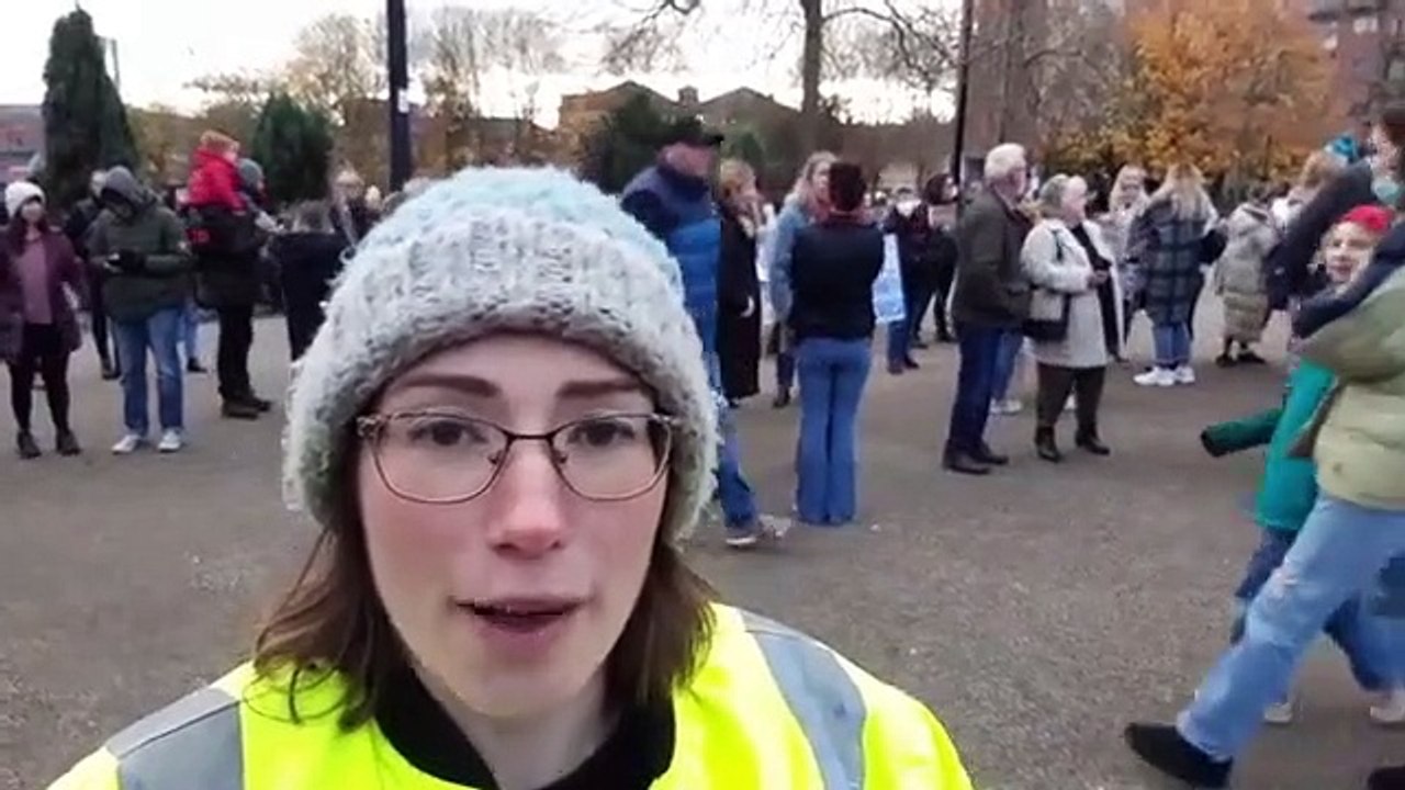 Protest over midwife shortages in Sheffield - video Dailymotion