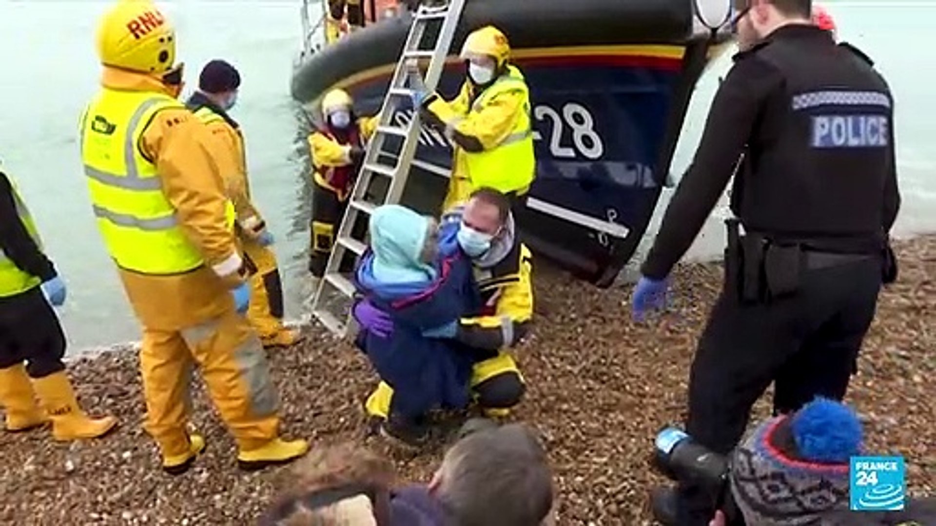 Naufrage de migrants en Manche : Paris et Londres plaident pour ...